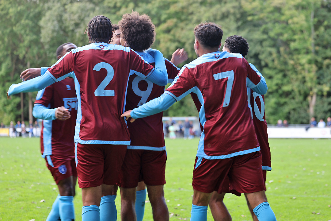 Zwervers-1 doet zichzelf tekort, Zwervers-2 onder maats naar nederlaag - CVV Zwervers